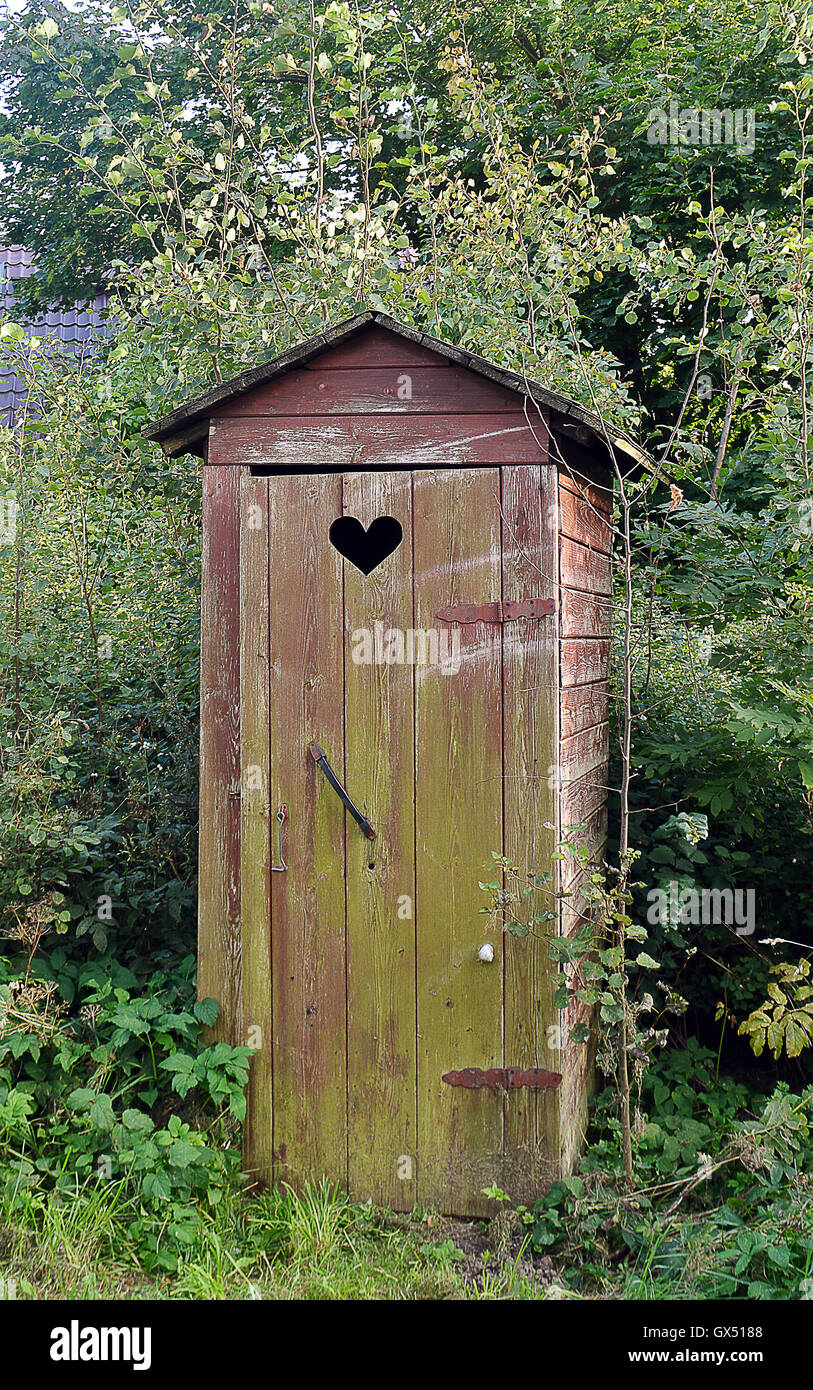 Outside toilet store