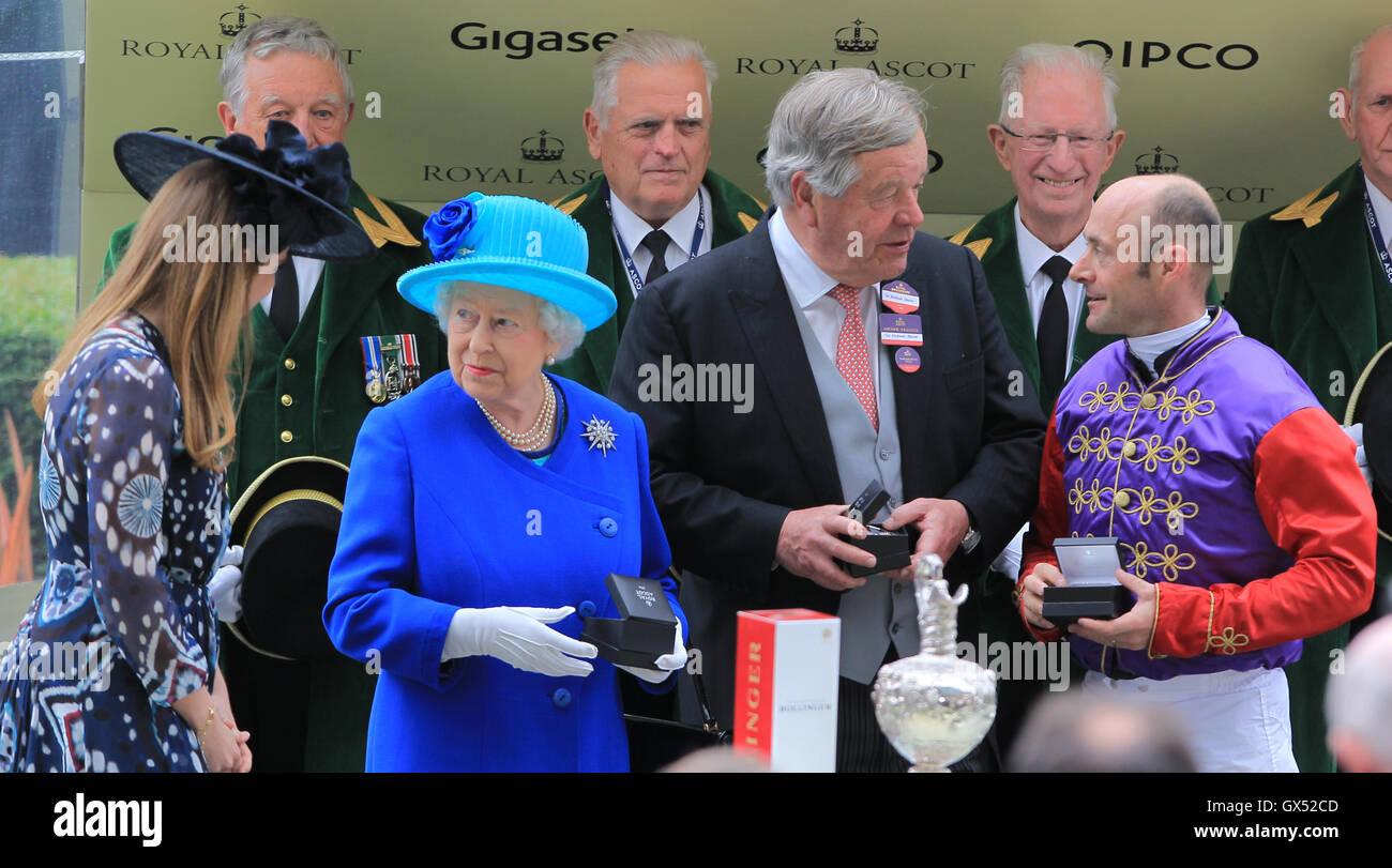 HRH Queen wins with her horse Dartmouth at ASCOT and receives trophy ...