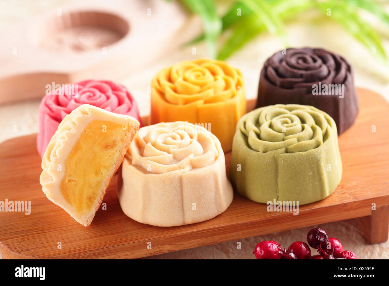 Mooncake hi-res stock photography and images - Alamy