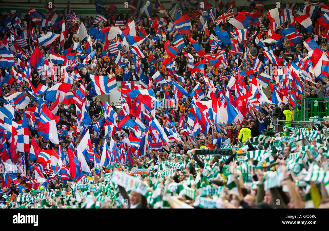 Glasgow Rangers Celtic Fans Stock Photos & Glasgow Rangers Celtic Fans ...