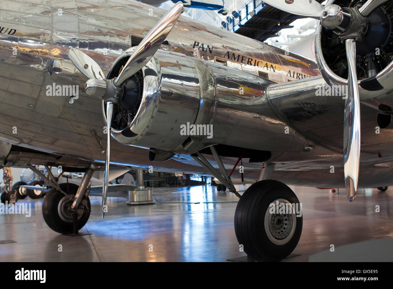 Pan Am Clipper, Pan American Airways Clipper, retro propeller aircraft ...