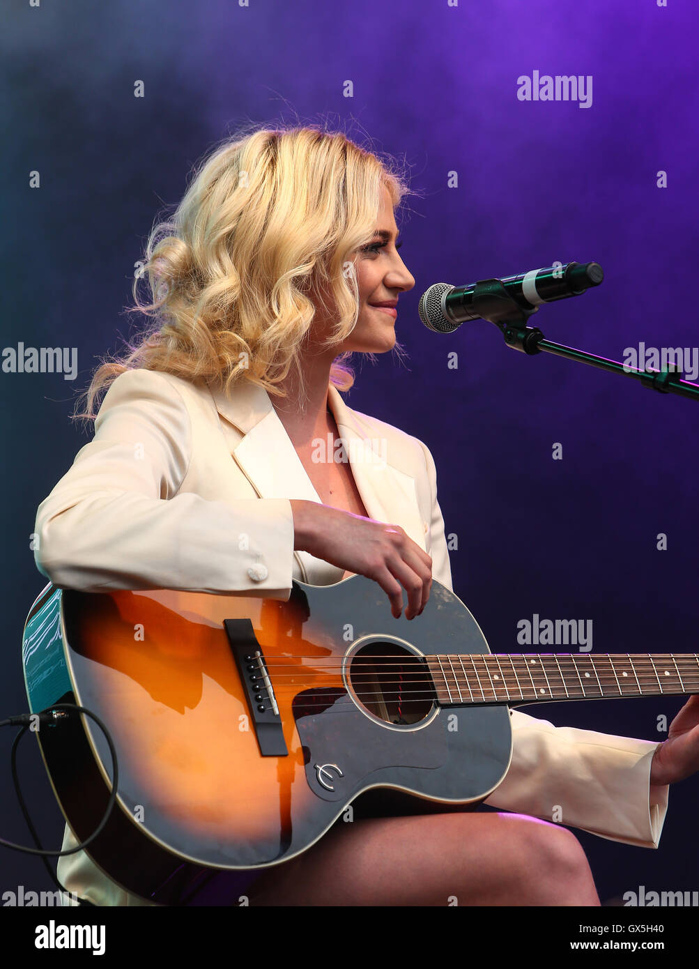 West End Live day 2 - Performances - Breakfast at Tiffany's - Pixie ...