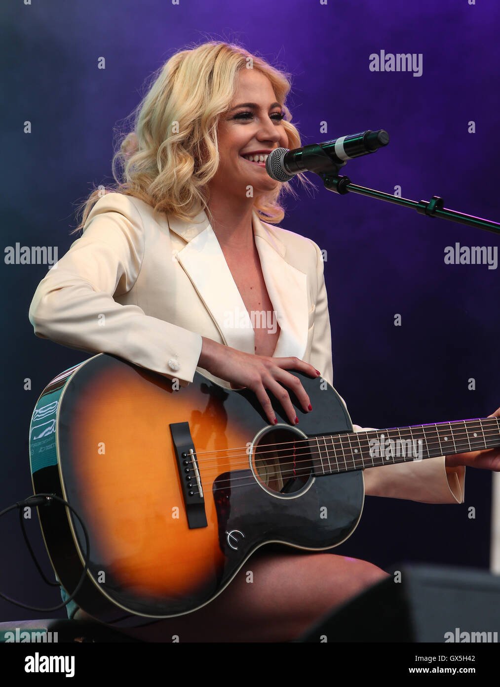 West End Live day 2 - Performances - Breakfast at Tiffany's - Pixie ...