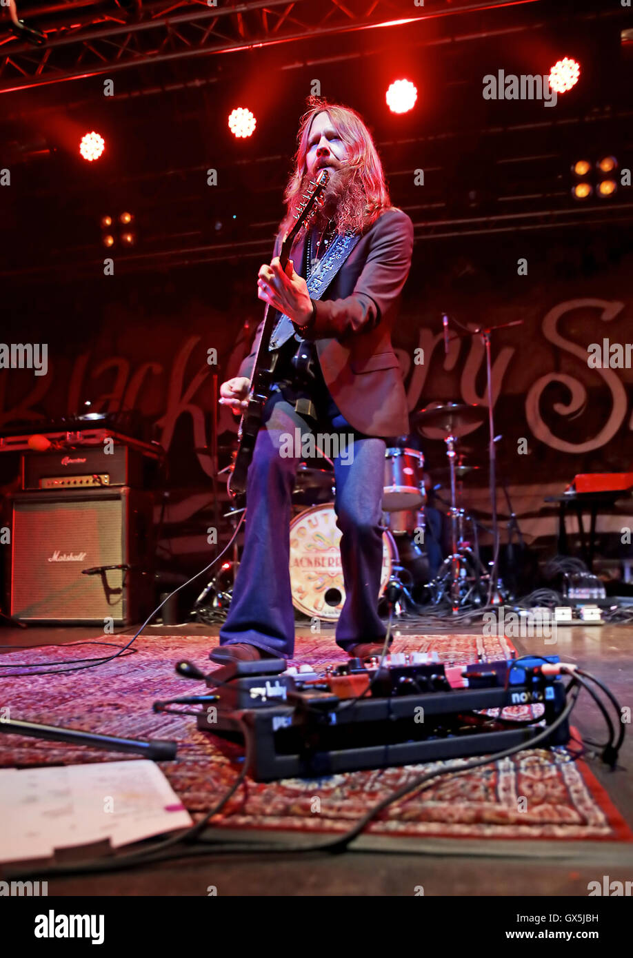 Charlie starr of blackberry smoke hi-res stock photography and images ...