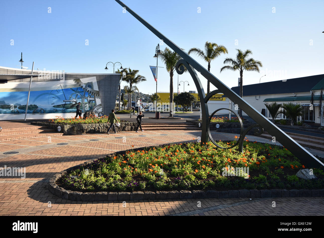 Solar clock hi-res stock photography and images - Alamy