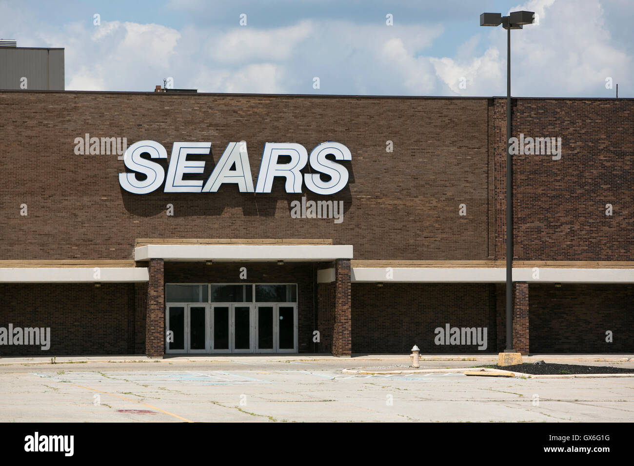 Sears store logo hi-res stock photography and images - Alamy