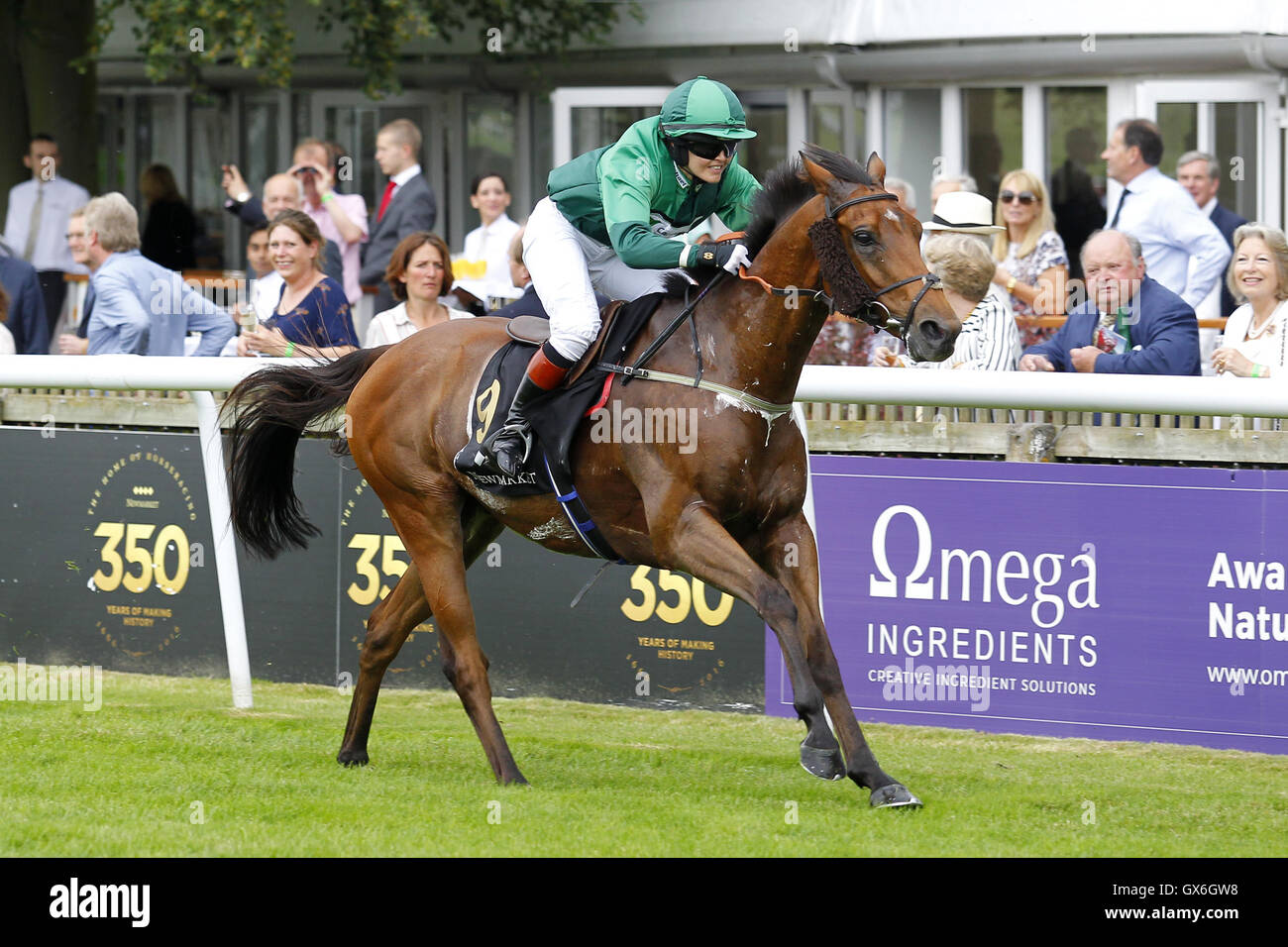 Victoria Pendleton wins the Countryside alliance charity flat horse ...