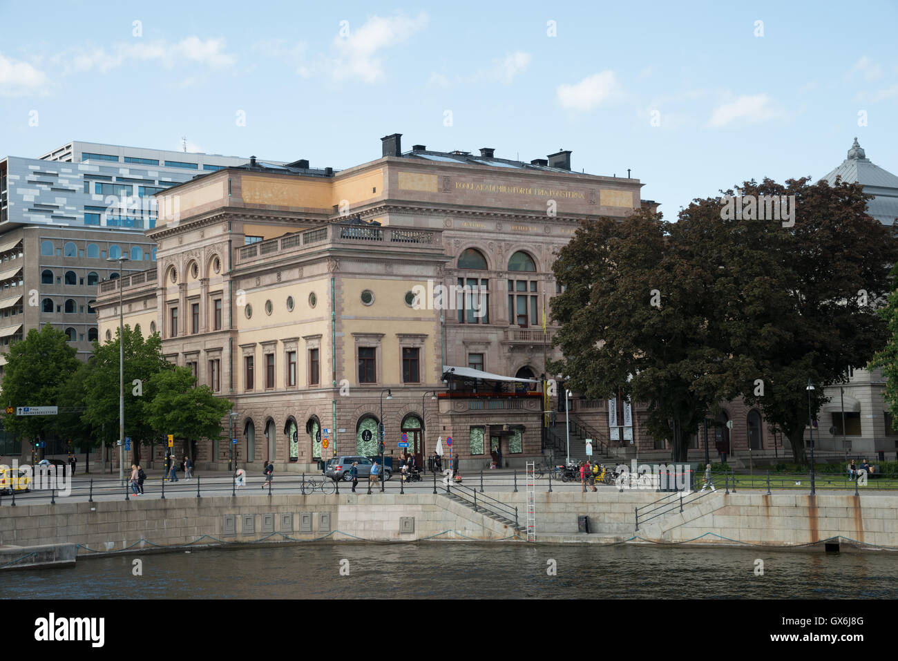 Beautiful street scenes hi-res stock photography and images - Alamy