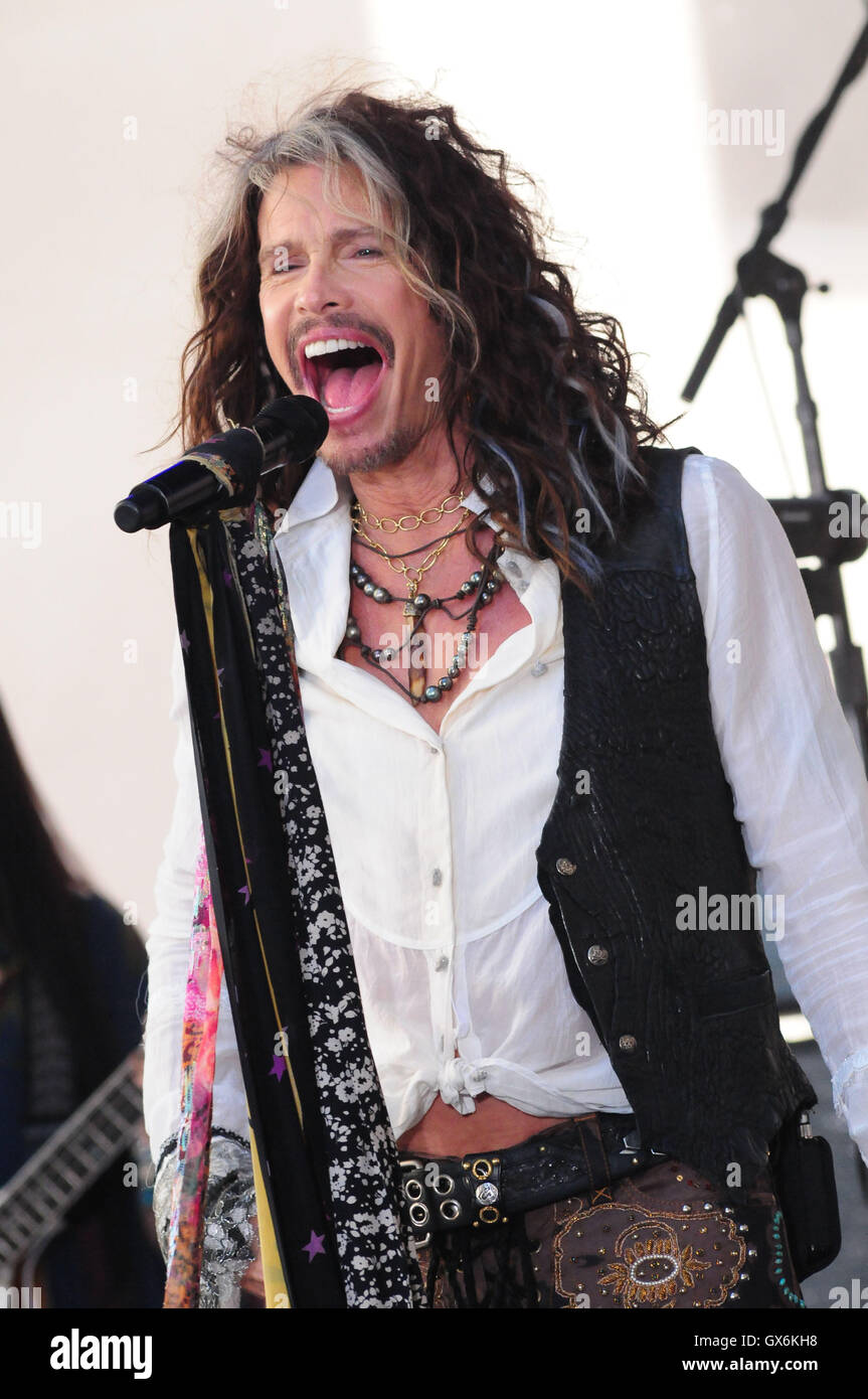 Steven Tyler performs live on NBC's the 'Today' show Featuring: Steven ...