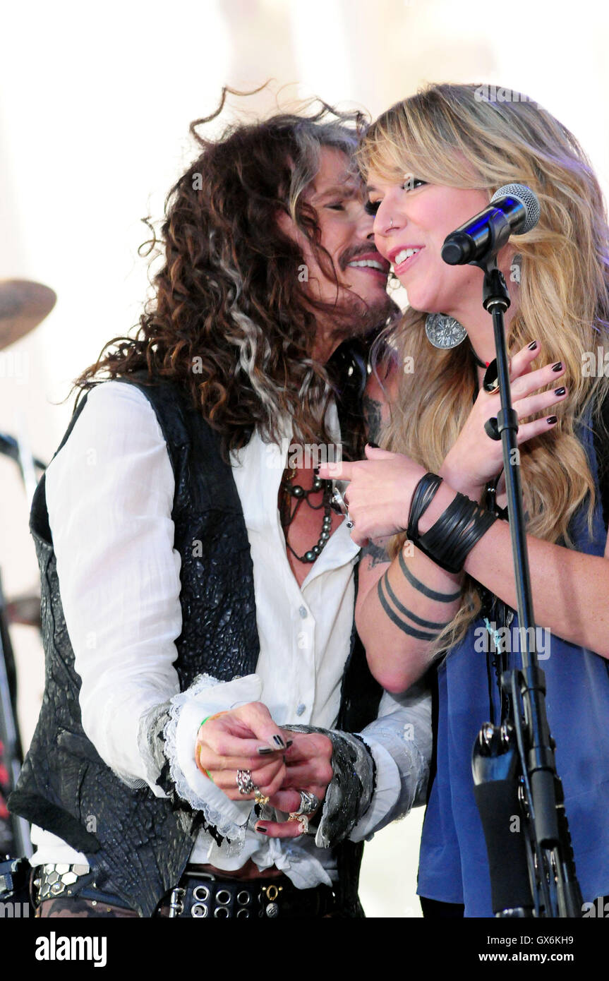 Steven Tyler performs live on NBC's the 'Today' show Featuring: Steven ...