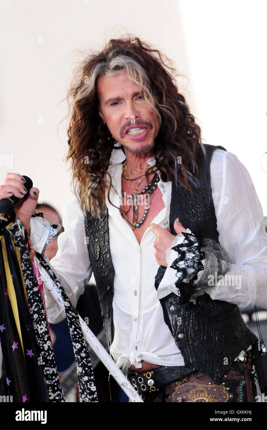 Steven Tyler performs live on NBC's the 'Today' show Featuring: Steven ...