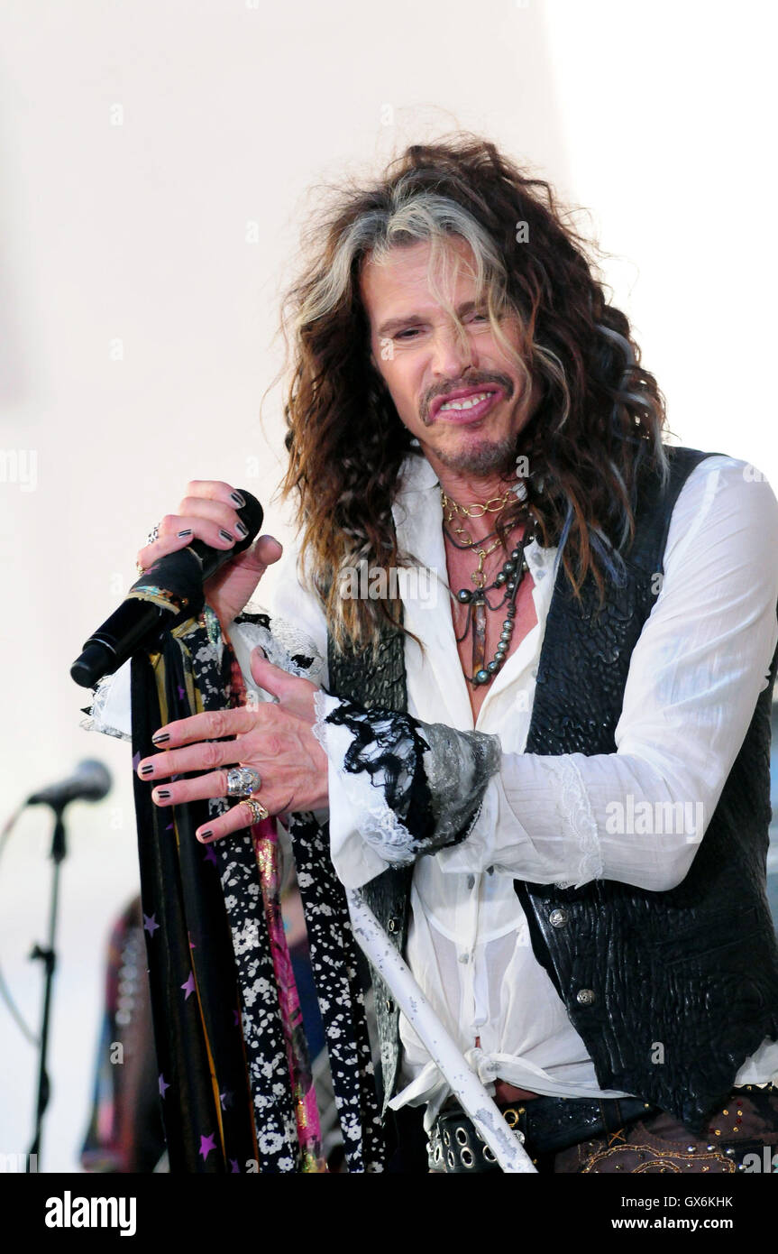 Steven Tyler performs live on NBC's the 'Today' show Featuring: Steven ...