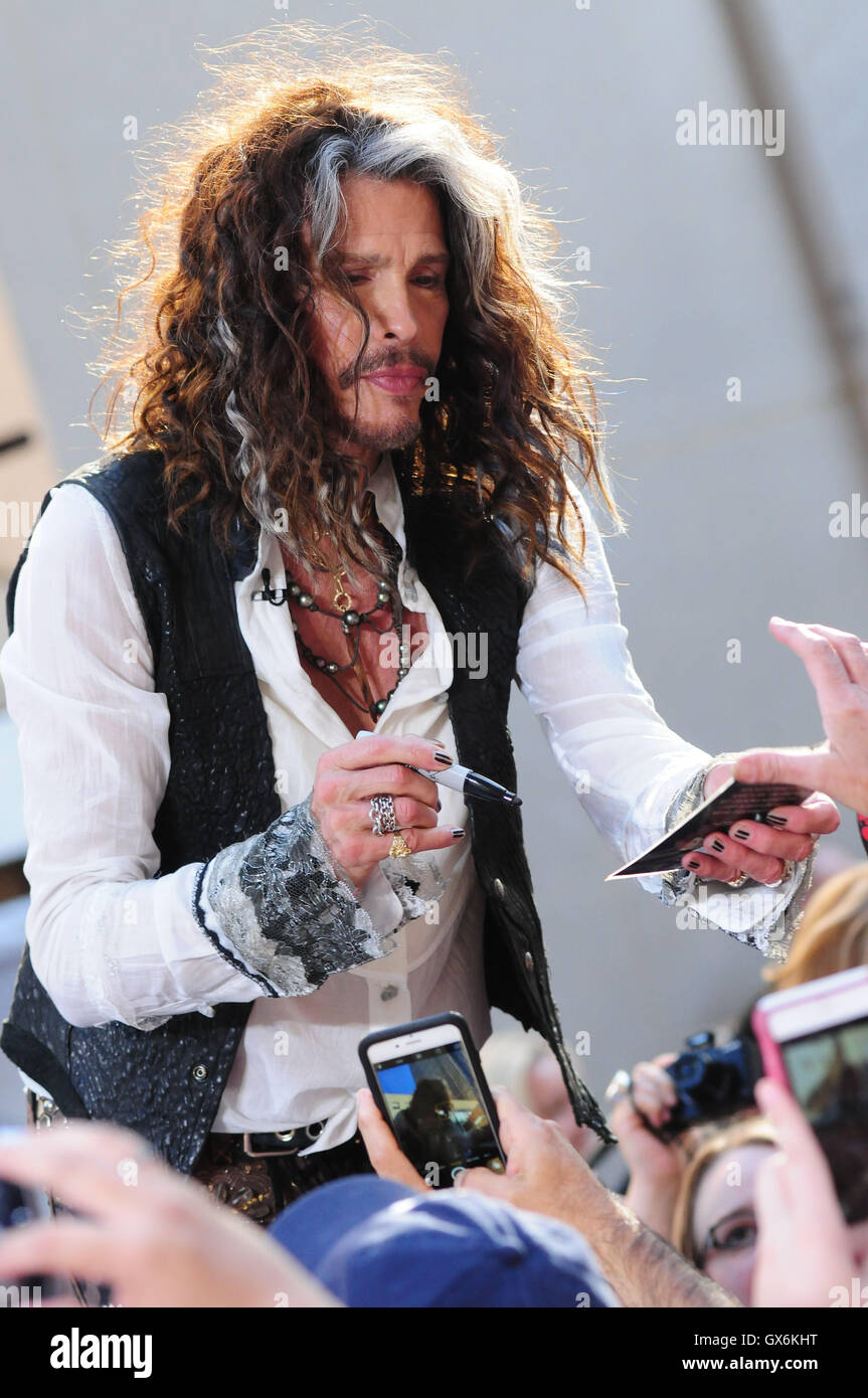 Steven Tyler performs live on NBC's the 'Today' show Featuring: Steven ...