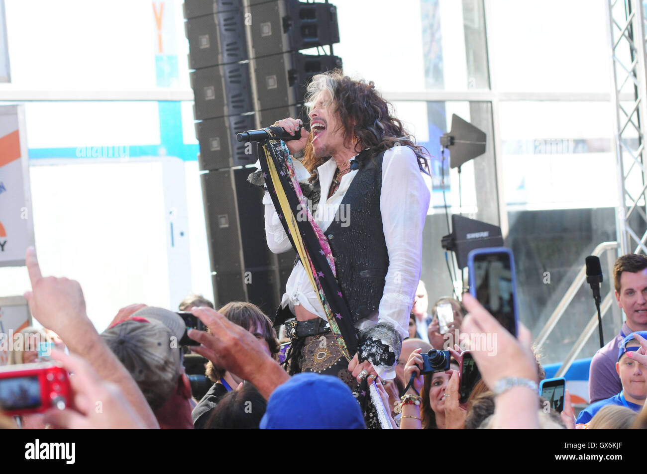 Steven Tyler performs live on NBC's the 'Today' show Featuring: Steven ...