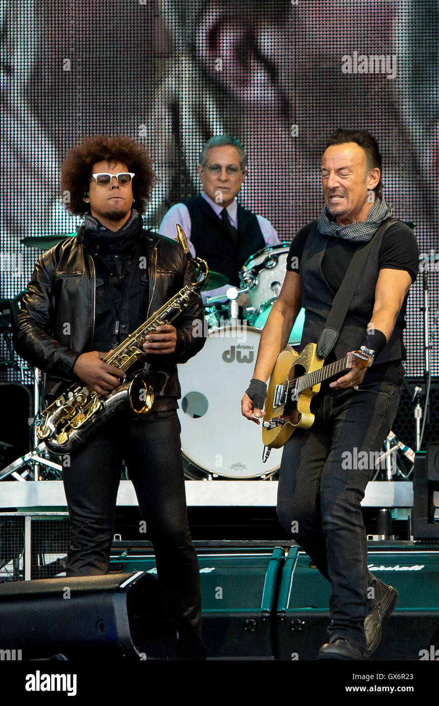 Bruce Springsteen performing live in front of 62,676 fans in Gothenburg ...