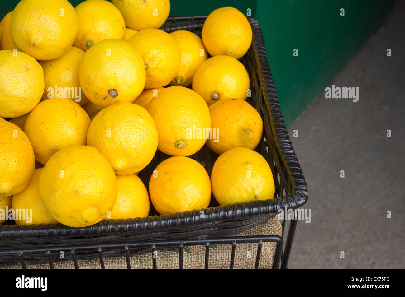 Lemons at the market Stock Photo - Alamy
