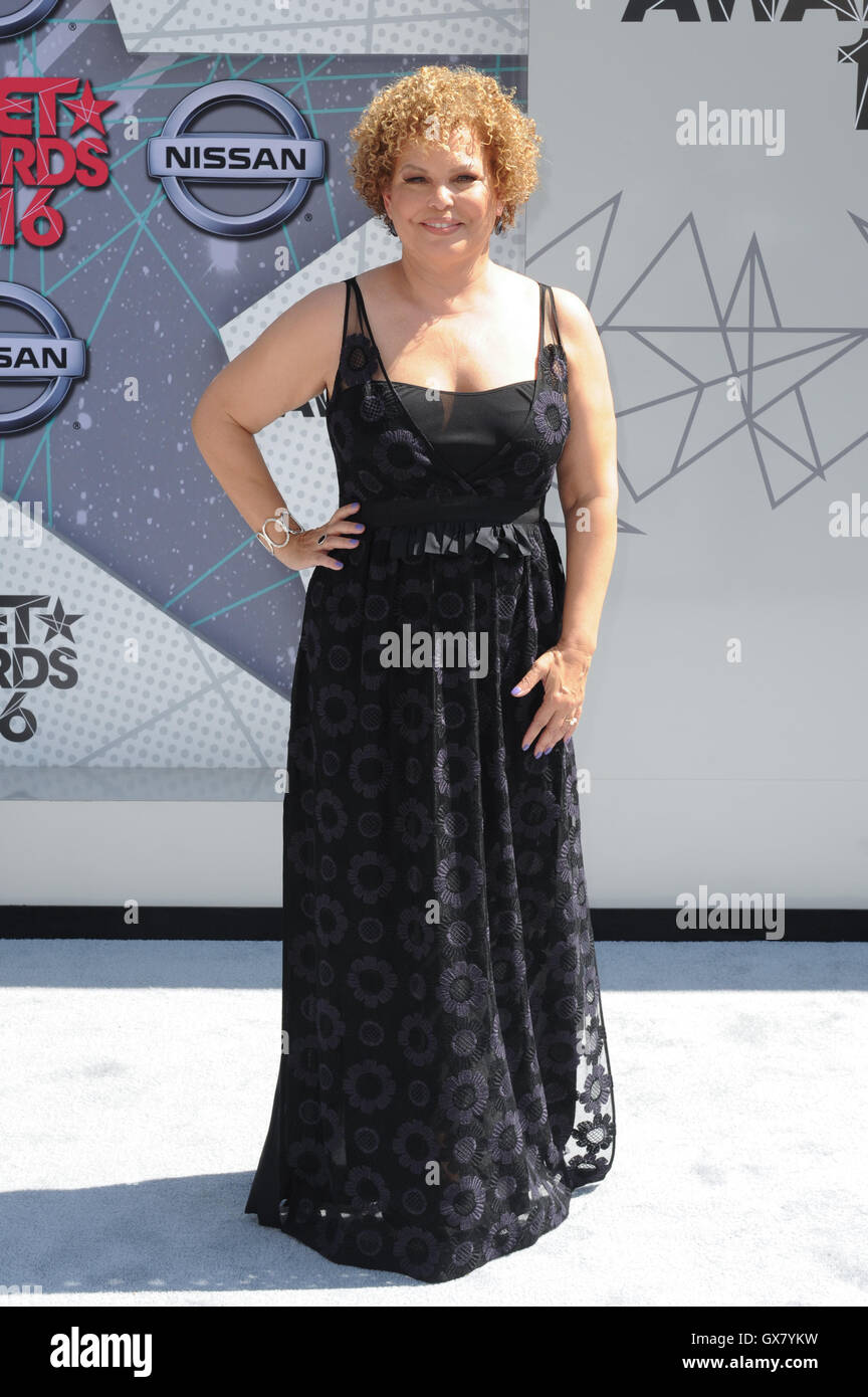 Chairman and ceo of bet networks debra lee hi-res stock photography and ...