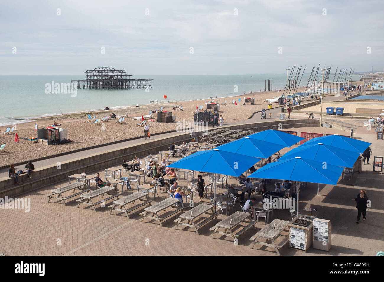 Seafront bar hi-res stock photography and images - Alamy