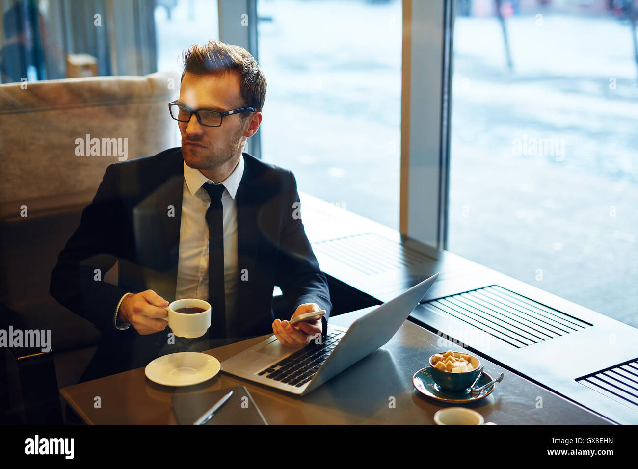 Cafe man hi-res stock photography and images - Alamy