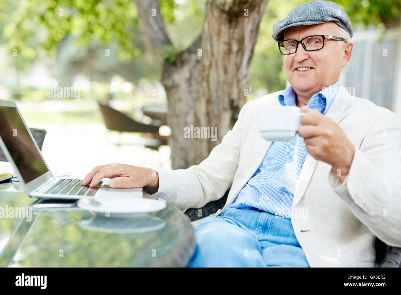 Modern retirement hi-res stock photography and images - Alamy