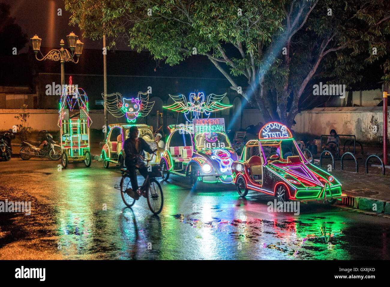 Cars square hi-res stock photography and images - Alamy