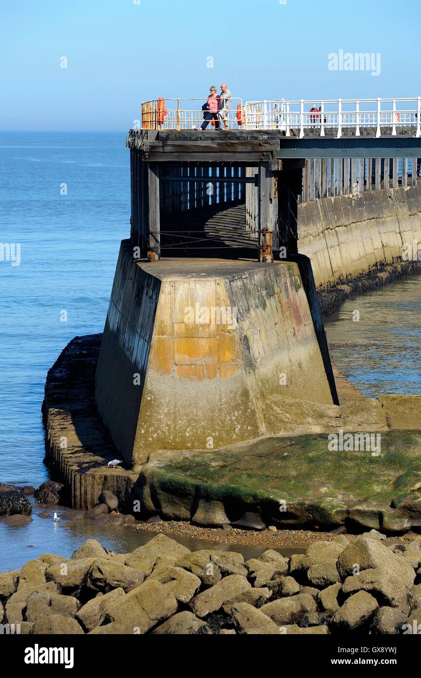 Fishing in sunny whitby hi-res stock photography and images - Alamy