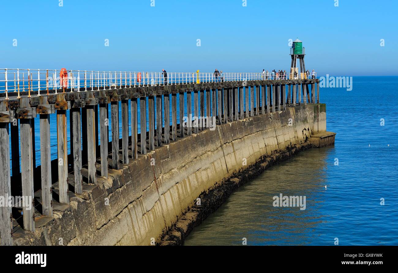 Whitby pier hi-res stock photography and images - Alamy