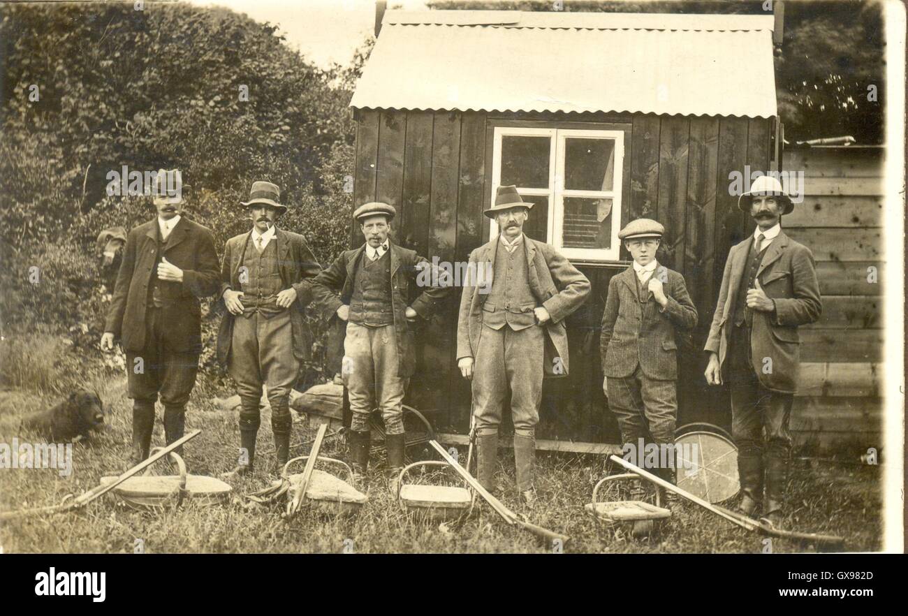 Game keeper feed hi-res stock photography and images - Alamy