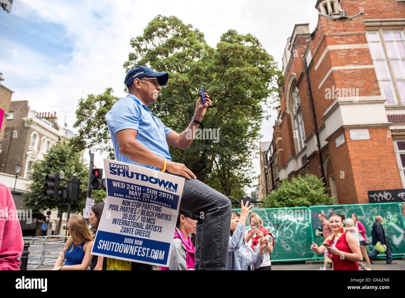 Mobile phone video recording hi-res stock photography and images - Alamy