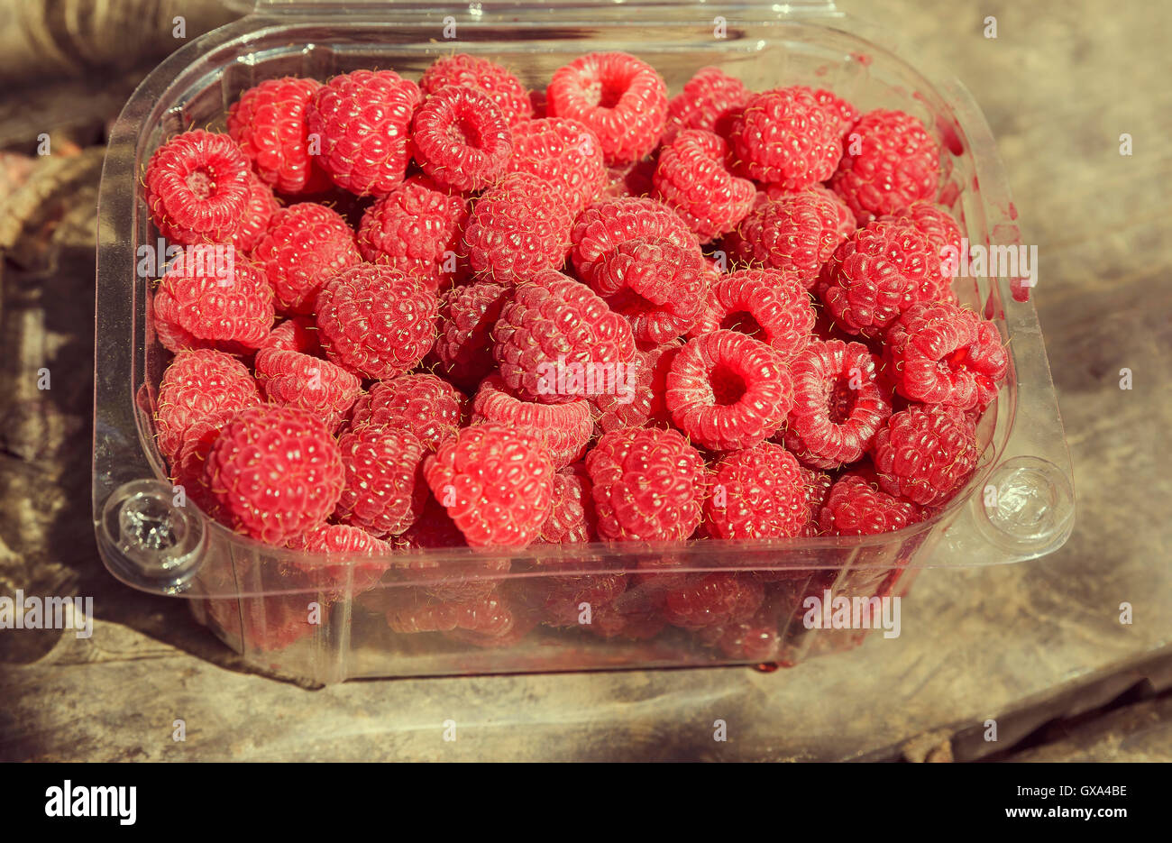 Raspberries fruit hi-res stock photography and images - Alamy