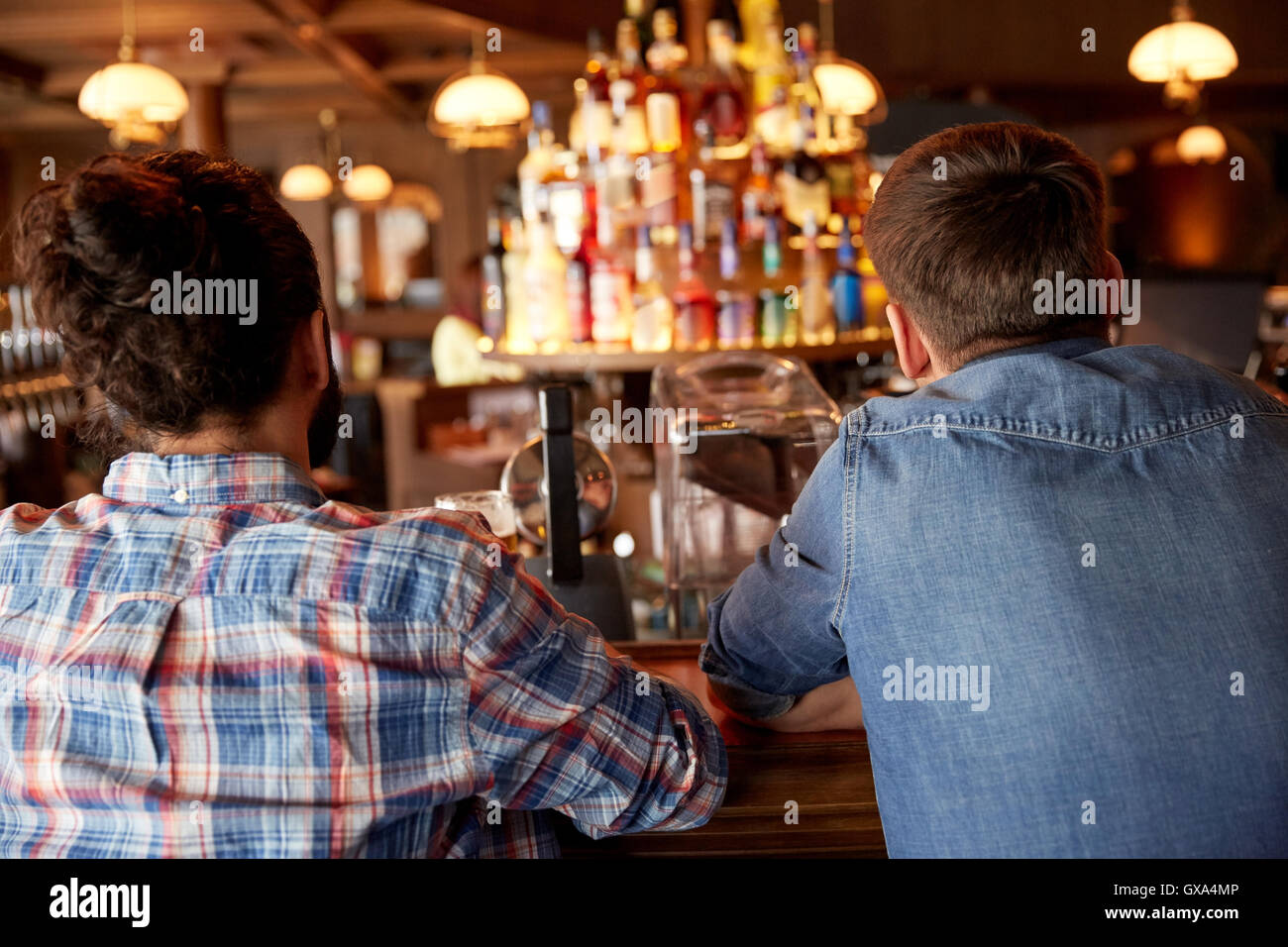 Bar counter back hi-res stock photography and images - Alamy