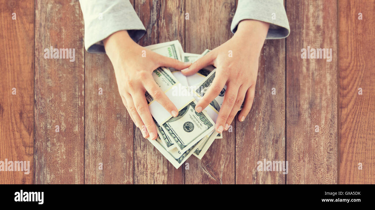 close up of woman hands counting us dollar money Stock Photo - Alamy