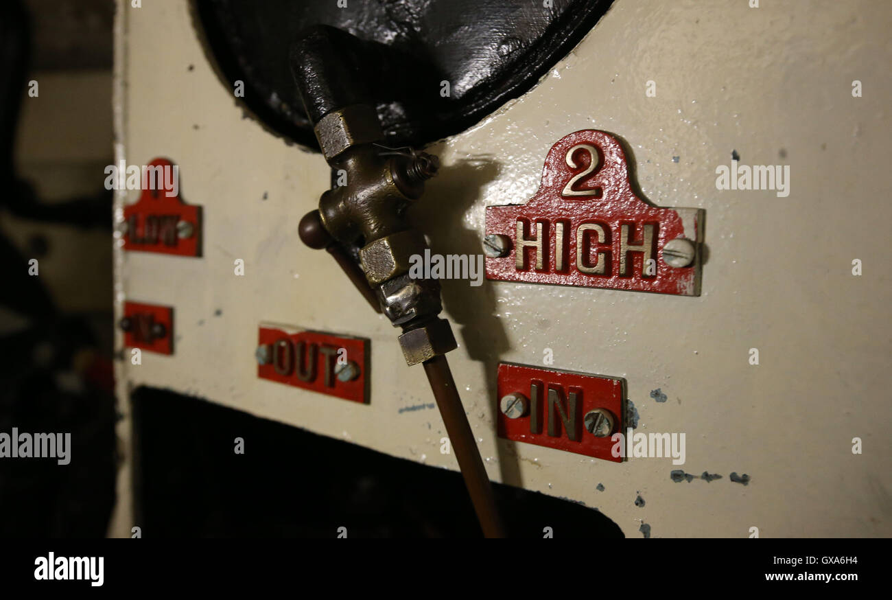 Inside tank war hi-res stock photography and images - Alamy