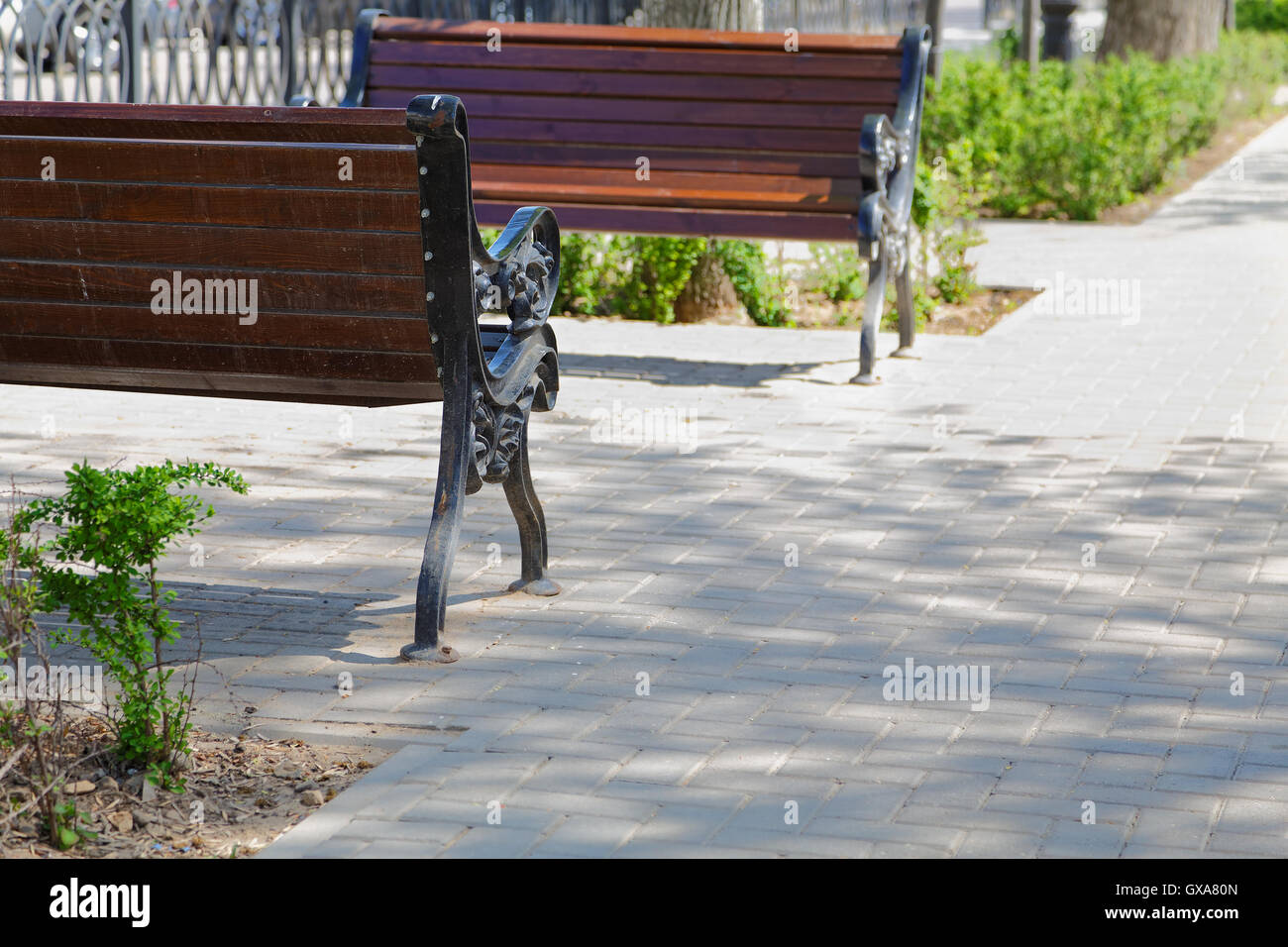 Benches in the city hi-res stock photography and images - Alamy