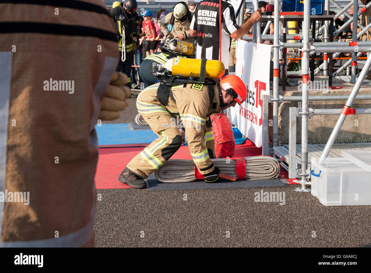 Firefighter challenge hi-res stock photography and images - Alamy
