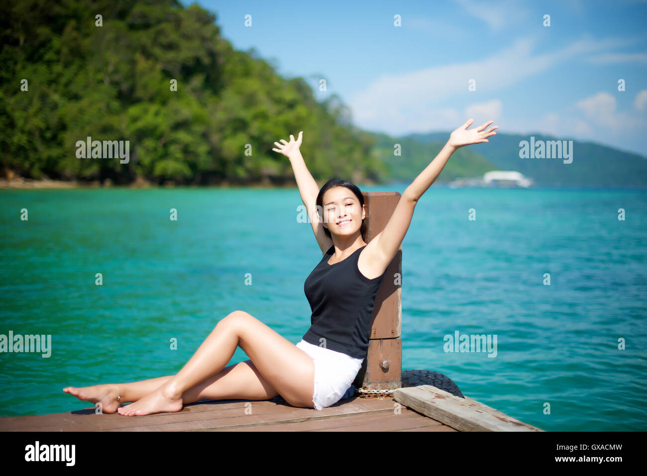 Arms wide open hi-res stock photography and images - Alamy