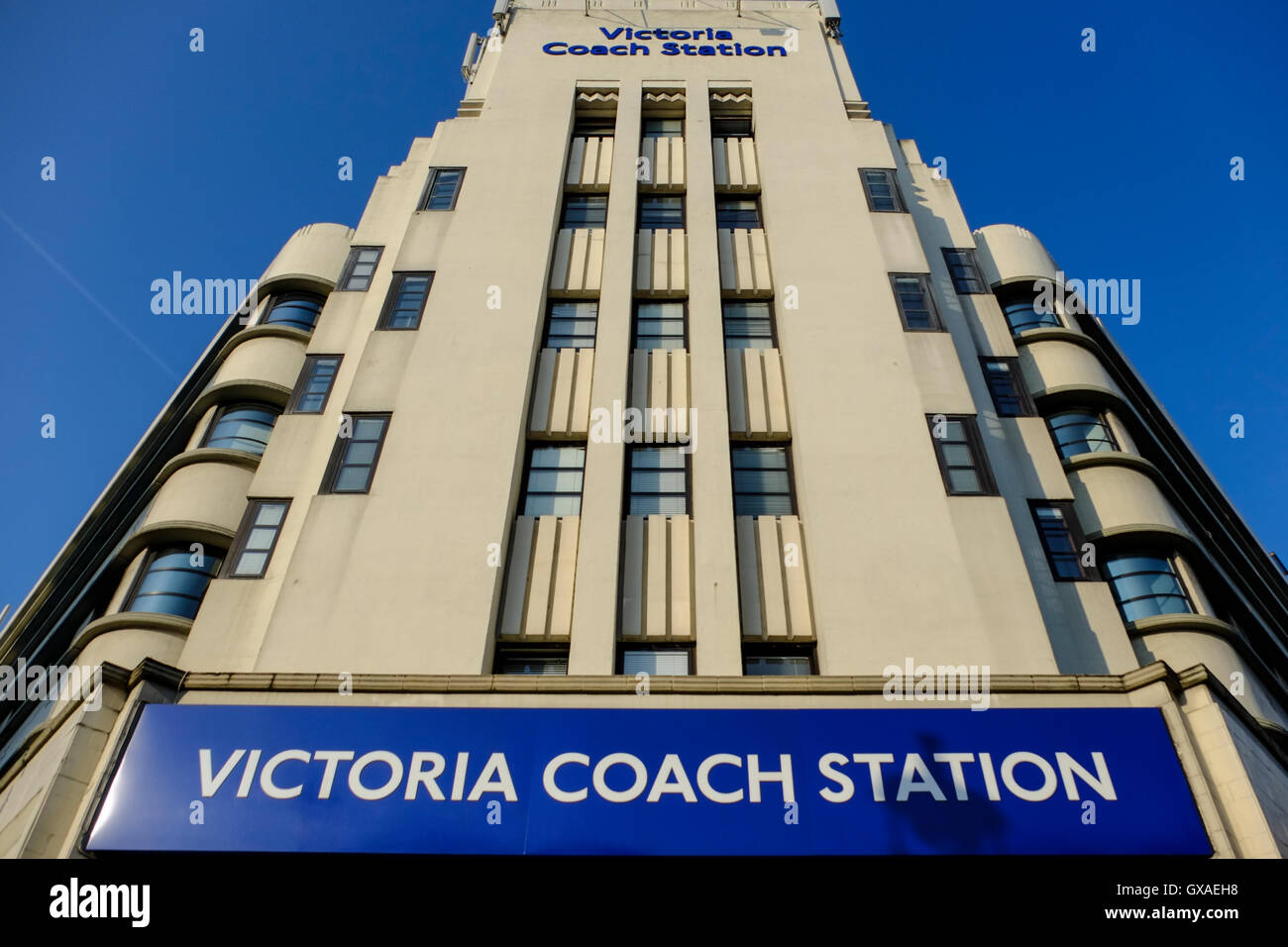 Victoria Coach Station Stock Photo - Alamy