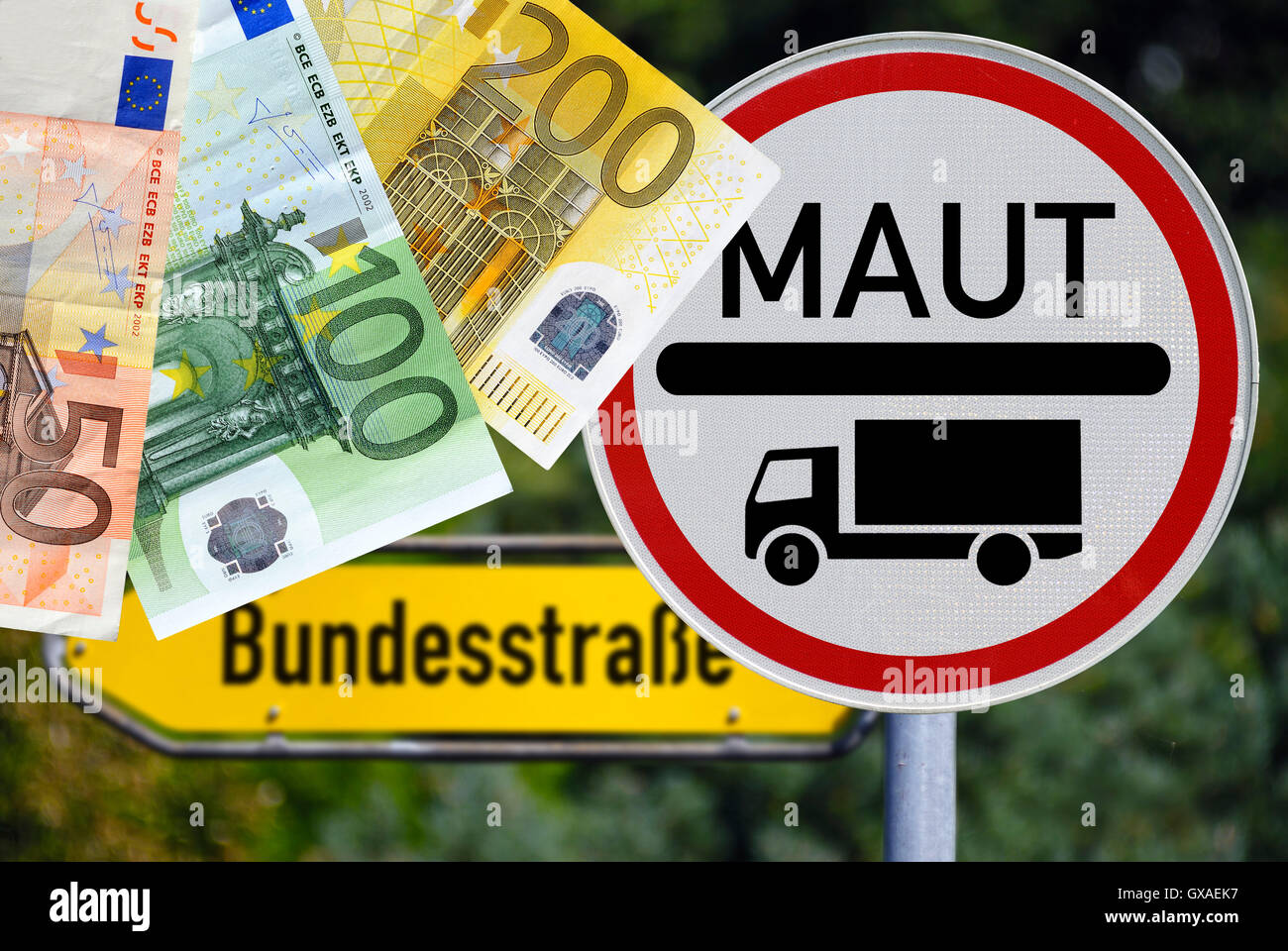 Schild LKW-Maut, Ausweitung der LKW-Maut auf Bundesstrassen Stock Photo ...
