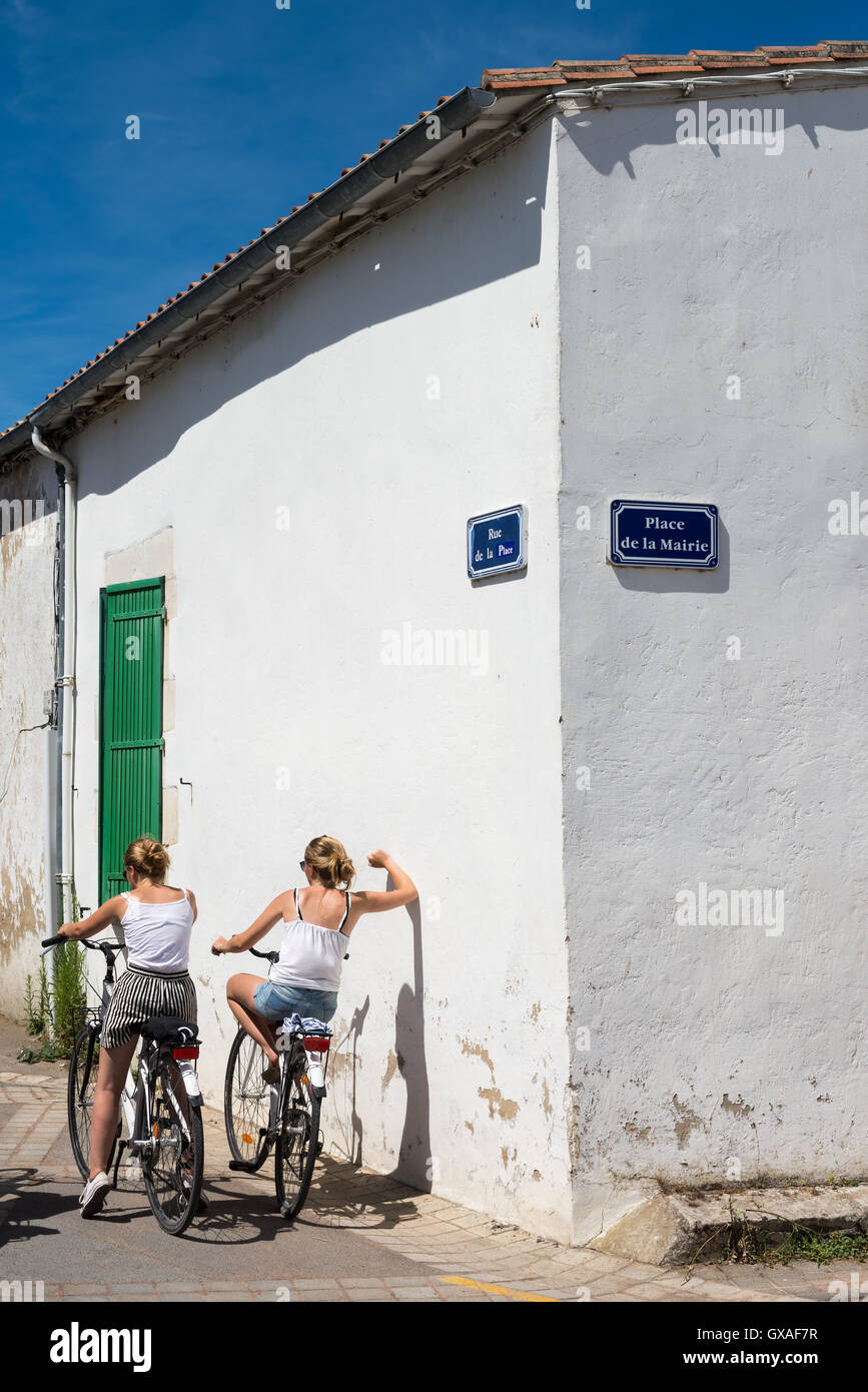 Cycling street, Loix village, Ile de Re, Charente Maritime, France ...
