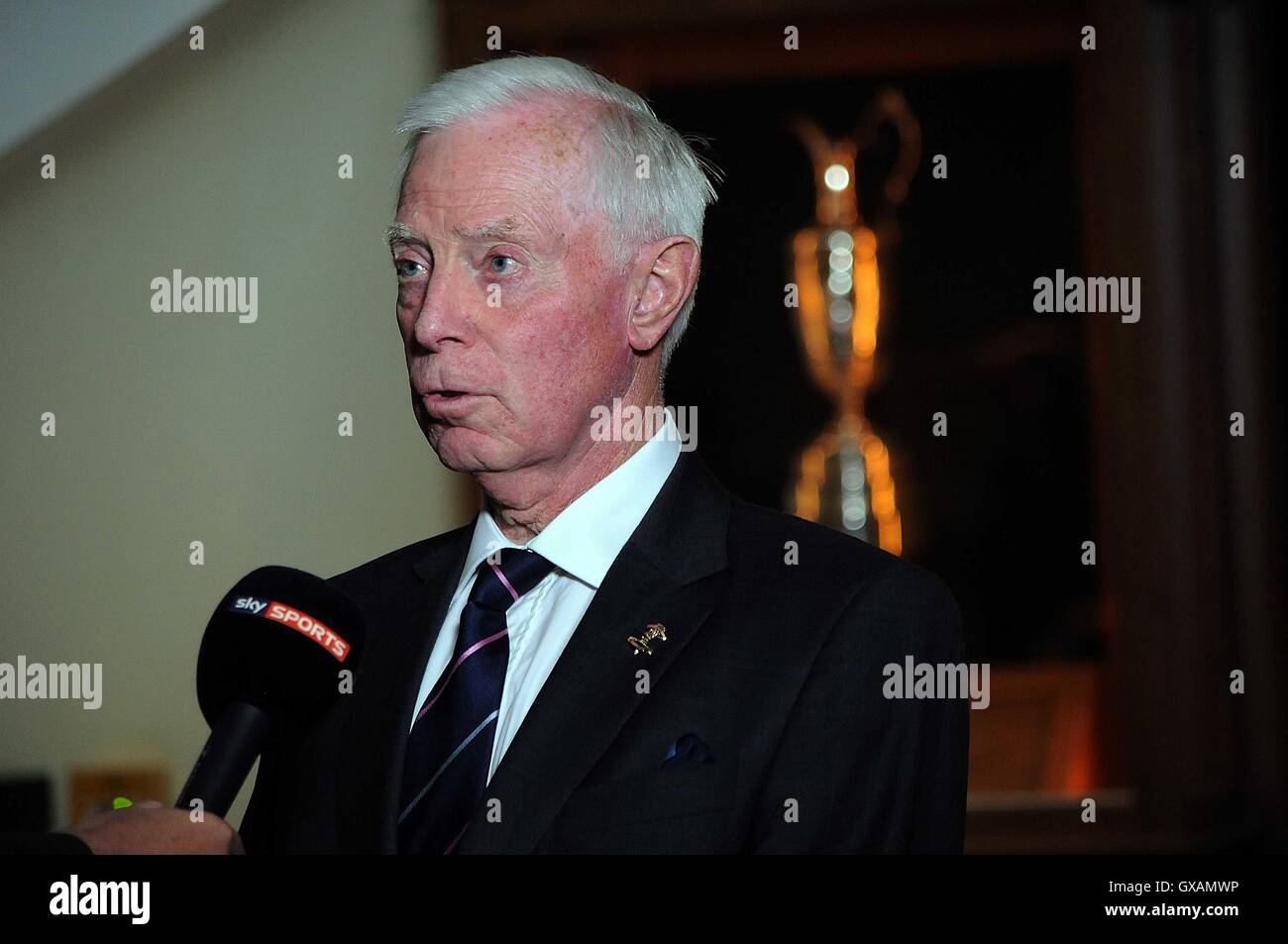 Dr martin cheyne hi-res stock photography and images - Alamy