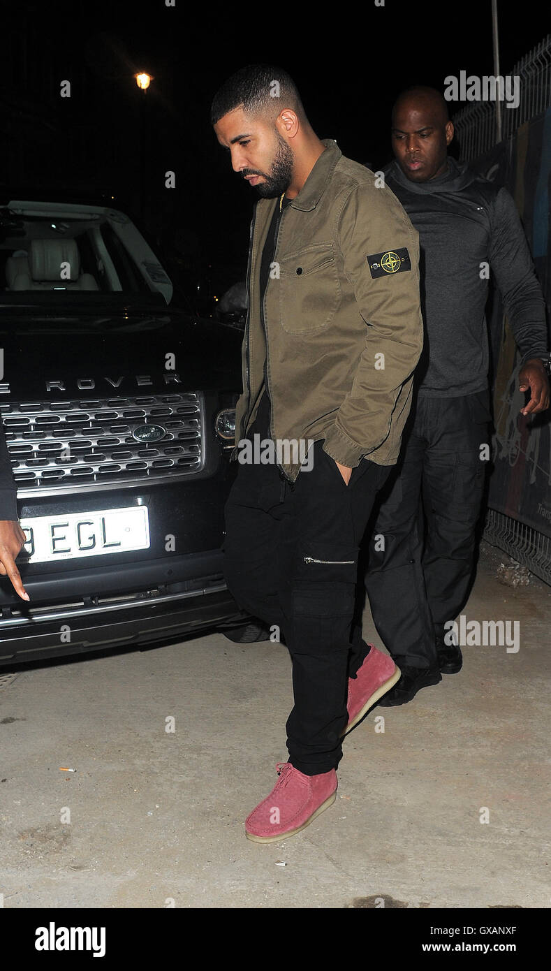 Rihanna and Drake seen leaving Tape club at 5.30am after partying ...