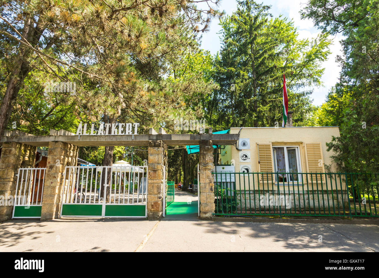 Zoo entrance gate hi-res stock photography and images - Alamy