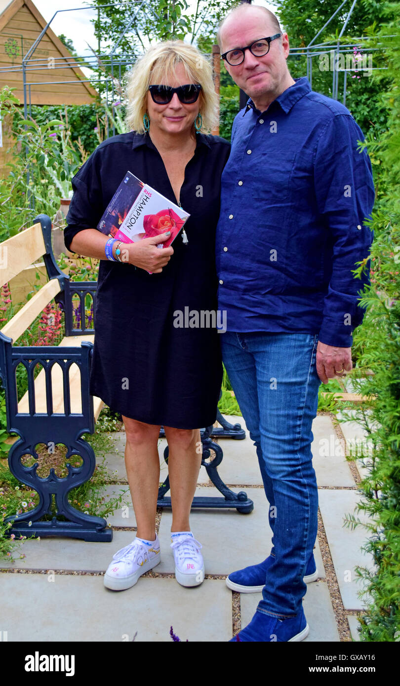 Jennifer saunders and ade edmondson hi-res stock photography and images ...