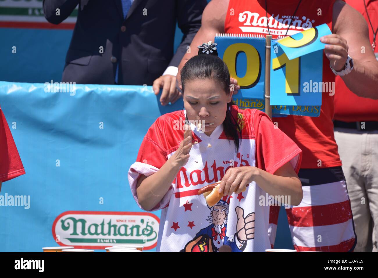 Joey Chestnut wins Nathan's 2016 Hot Dog Eating Contest Featuring: Joey ...
