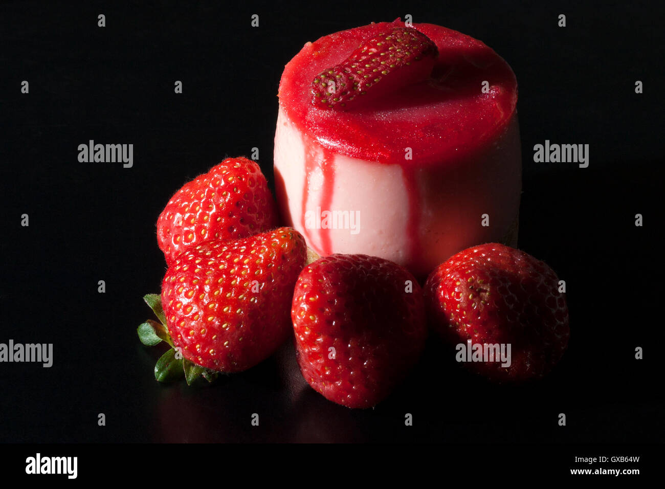 strawberry cheese cake Stock Photo - Alamy