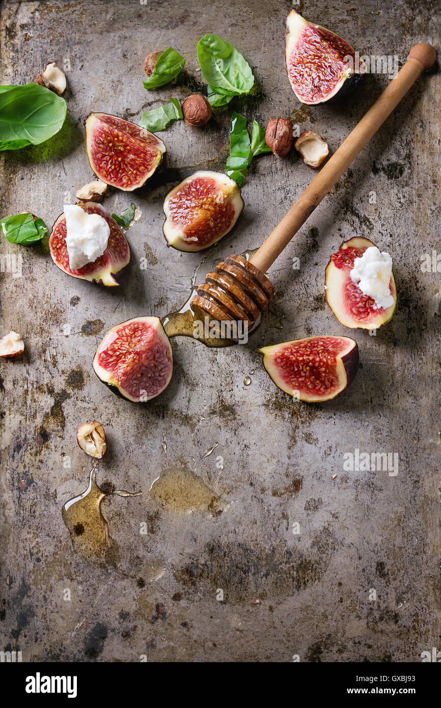 Figs with ricotta and honey Stock Photo - Alamy
