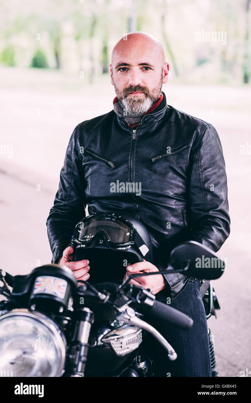 Sitting motorcycle hi-res stock photography and images - Alamy