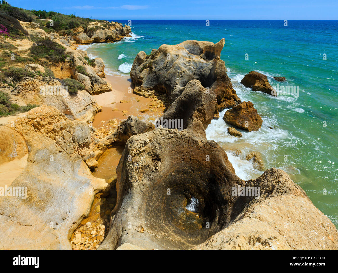 Summer Atlantic rocky coast view (Albufeira outskirts, Algarve ...