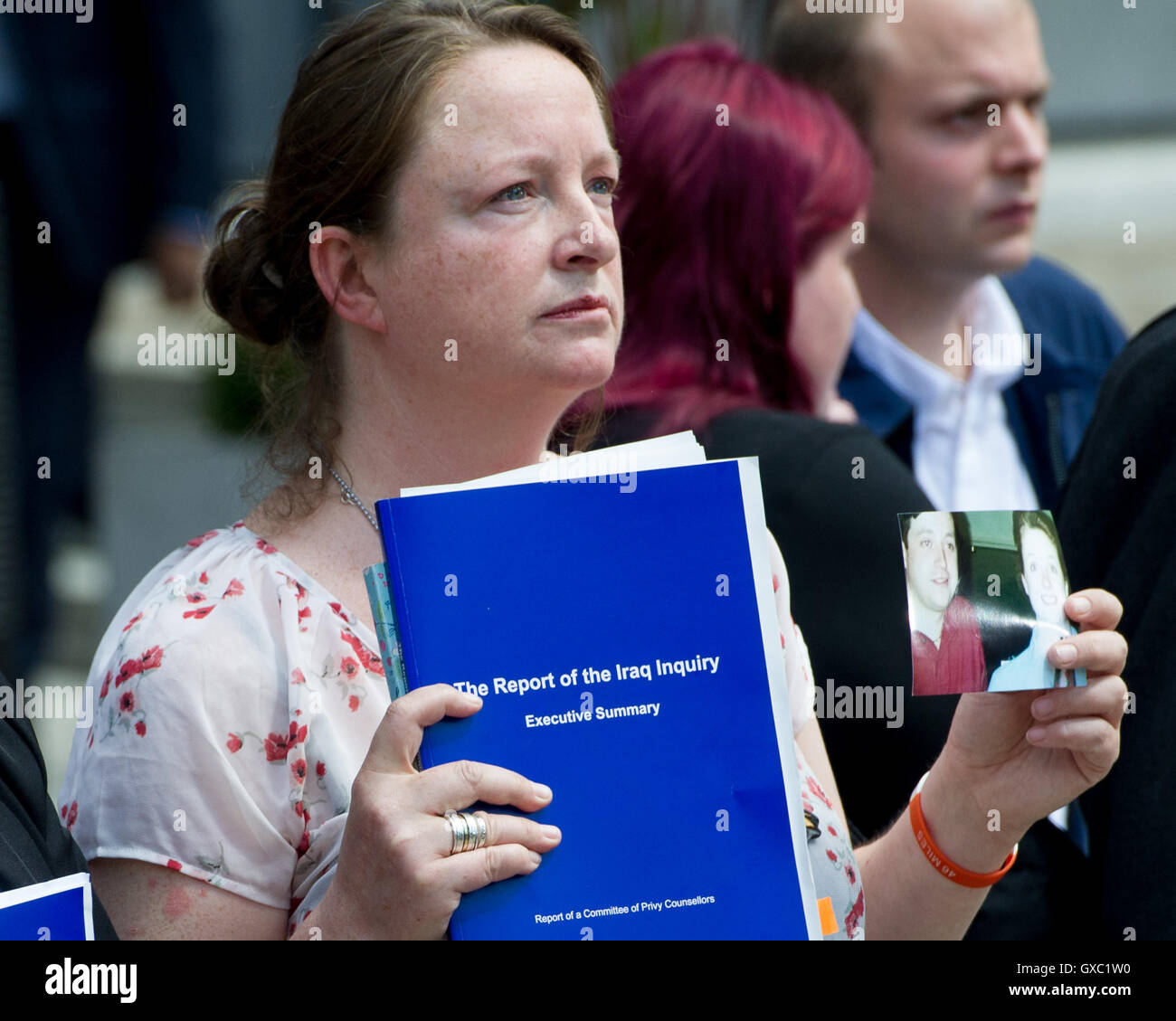Iraq war outside queen elizabeth ii conference centre hi-res stock ...