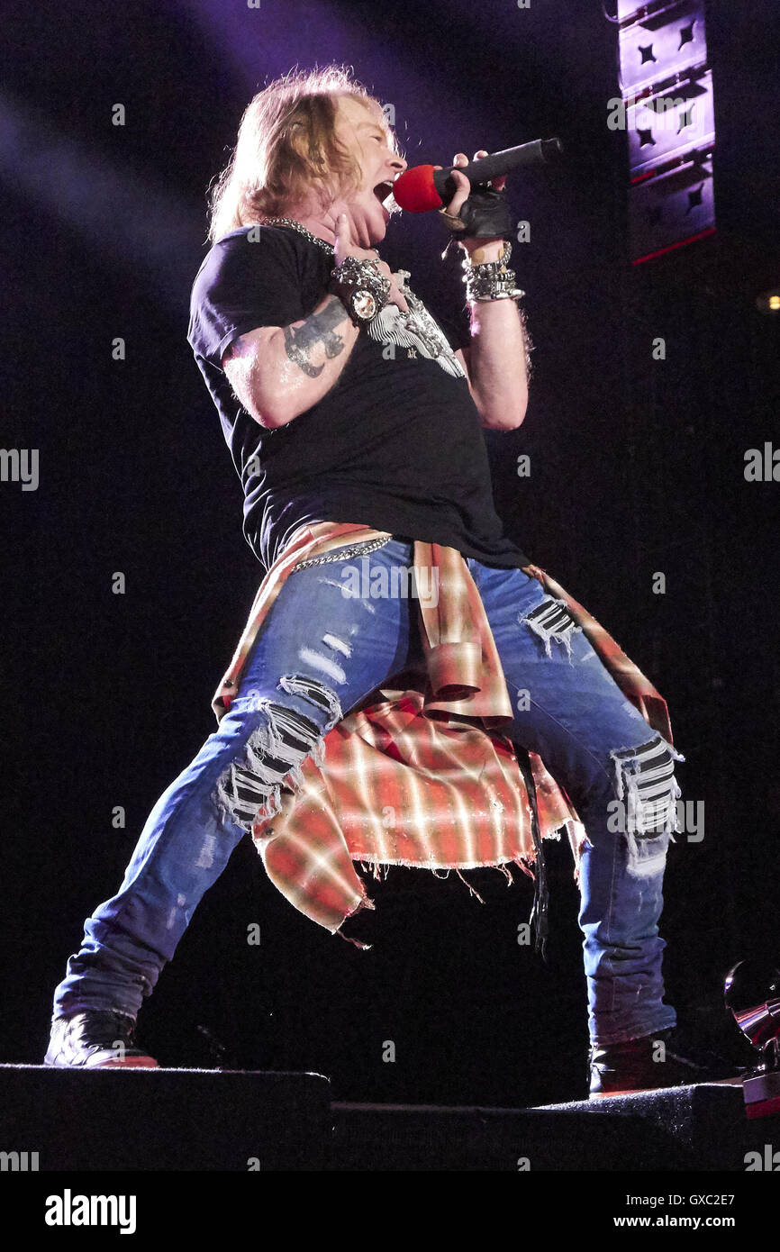 Guns N’ Roses perform live in concert at Soldier Field during the 'Not ...